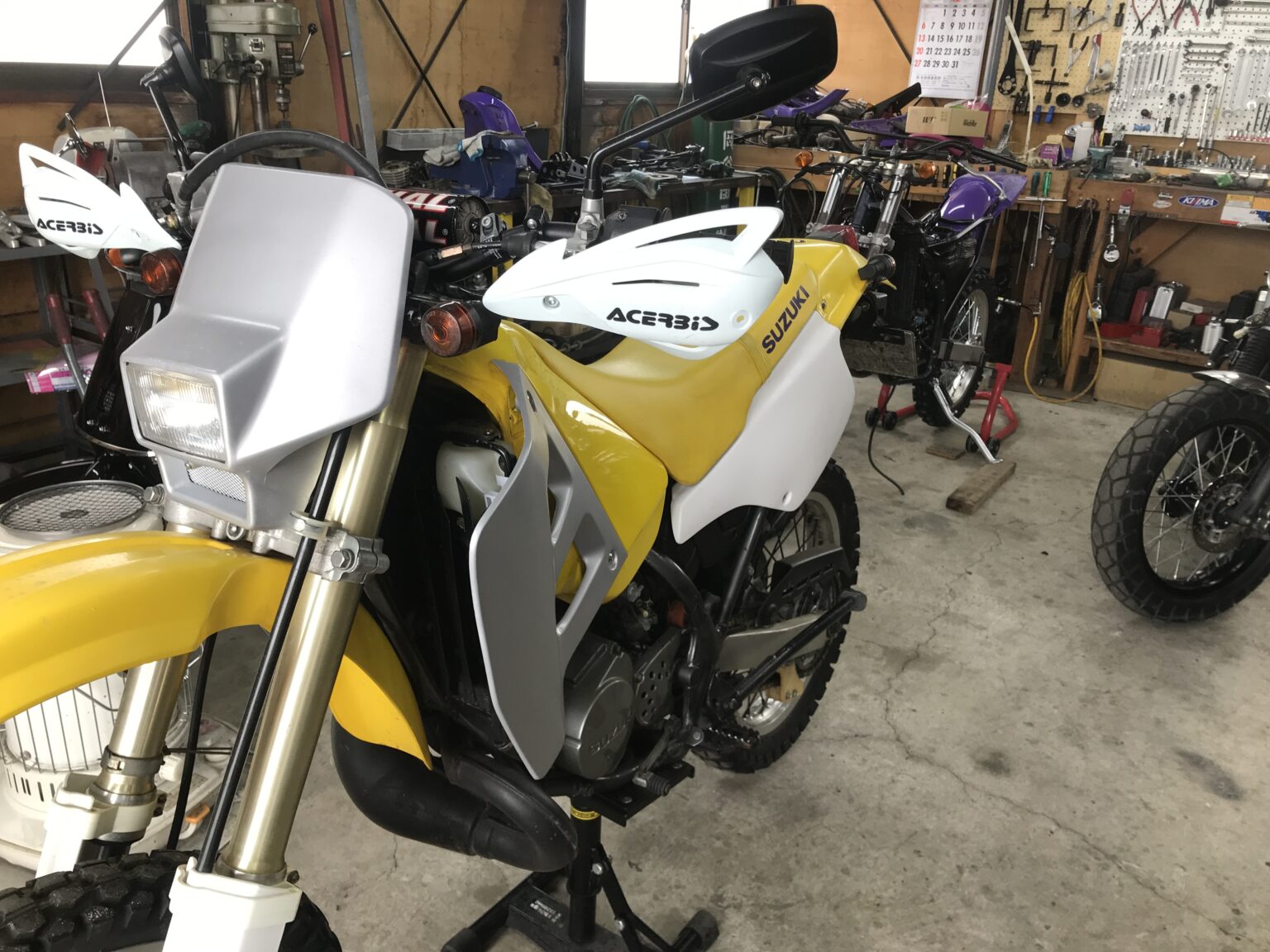 SUZUKI TS200R | journeymotorcycle